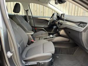 Pelēks Ford Focus 2019 Rīga, ar dzinēja tilpumu 1.50 L un nobraukumu 162 tūkst. km par 9995 €, foto 7 vietnē AUTOMOTO.COM.LV
