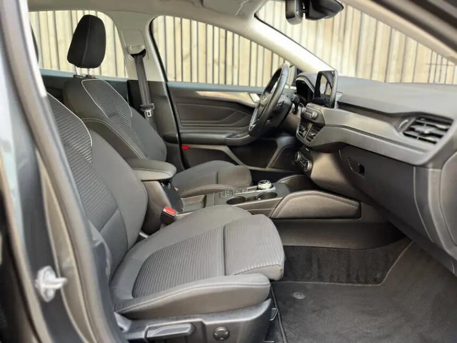 Pelēks Ford Focus 2019 Rīga, ar dzinēja tilpumu 1.50 L un nobraukumu 162 tūkst. km par 9995 €, foto 7 vietnē AUTOMOTO.COM.LV