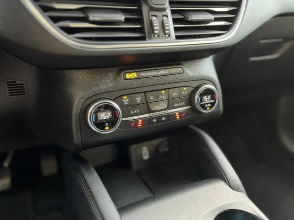 Grey Ford Focus 2019 in Riga, with an engine capacity of 1.50 L and mileage of 162 thousand km for 9995 €, photo 10 on AUTOMOTO.COM.LV