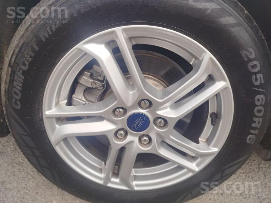 Pelēks Ford Focus 2019 Rīga, ar dzinēja tilpumu 1.50 L un nobraukumu 104 tūkst. km par 7900 €, foto 21 vietnē AUTOMOTO.COM.LV