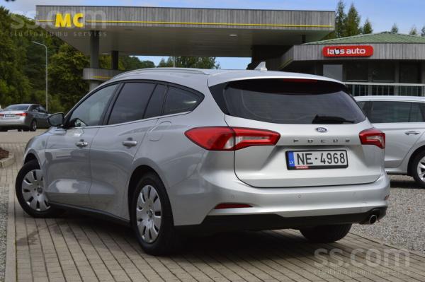 Grey Ford Focus 2019 in Tukums, with an engine capacity of 1.50 L and mileage of 254 thousand km for 5695 €, photo 4 on AUTOMOTO.COM.LV