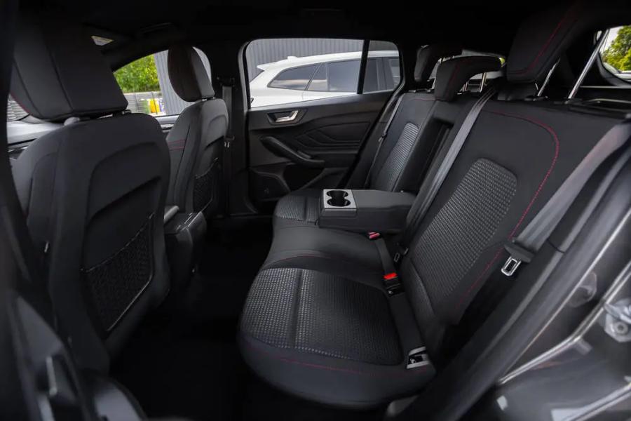 Grey Ford Focus 2020 in Jelgava, with an engine capacity of 1.50 L and mileage of 71 thousand km for 11700 €, photo 10 on AUTOMOTO.COM.LV