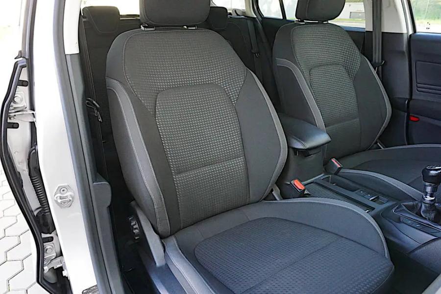 Grey Ford Focus 2020 in Riga, with an engine capacity of 1.50 L and mileage of 164 thousand km for 7800 €, photo 16 on AUTOMOTO.COM.LV