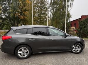 Серый Форд Фокус 2020 в Рига, объемом двигателя 1.00 л и пробегом 78 тыс. км за 9500 €, фото  на AUTOMOTO.COM.LV