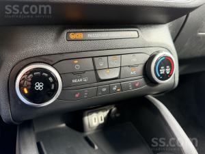 Pelēks Ford Focus 2020 Rīga, ar dzinēja tilpumu 1.50 L un nobraukumu 199 tūkst. km par 9995 €, foto 17 vietnē AUTOMOTO.COM.LV