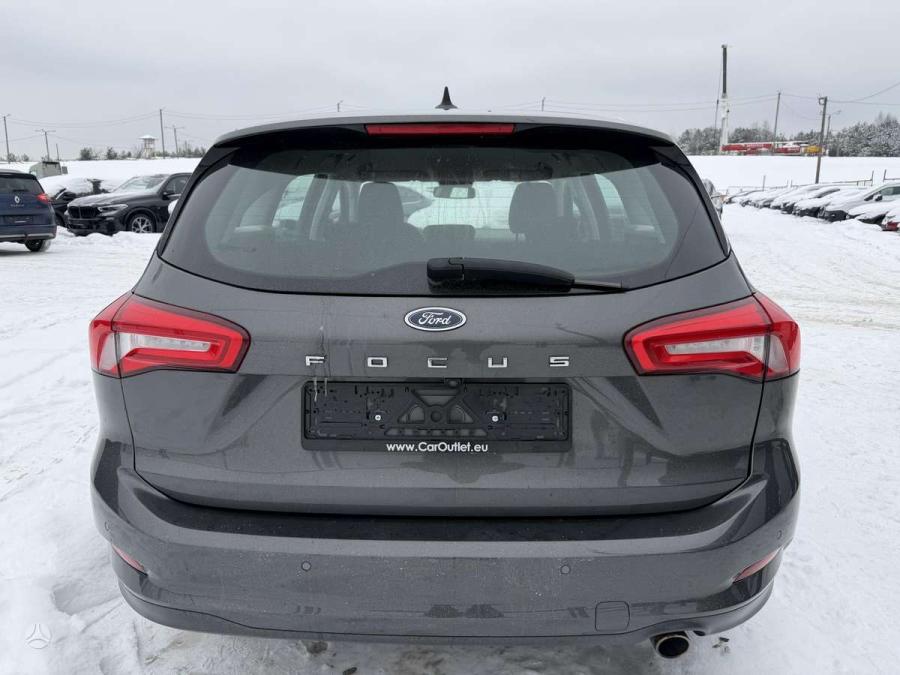 Grey Ford Focus 2021 in Vilnius, with an engine capacity of 1.50 L and mileage of 152 thousand km for 10164 €, photo 5 on AUTOMOTO.COM.LV