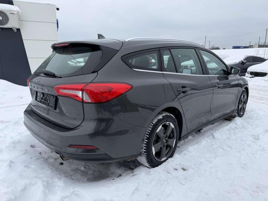 Grey Ford Focus 2021 in Vilnius, with an engine capacity of 1.50 L and mileage of 152 thousand km for 10164 €, photo 6 on AUTOMOTO.COM.LV