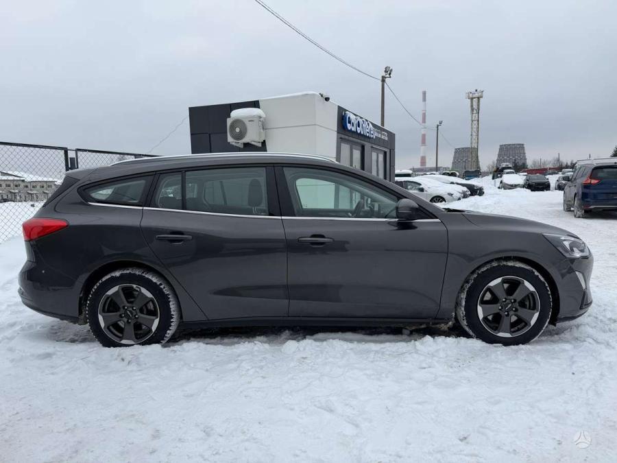 Grey Ford Focus 2021 in Vilnius, with an engine capacity of 1.50 L and mileage of 152 thousand km for 10164 €, photo 7 on AUTOMOTO.COM.LV