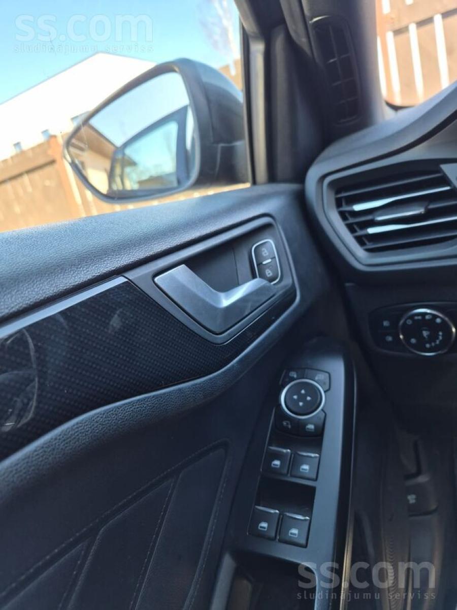 Grey Ford Focus 2021 in Jelgava, with an engine capacity of 2.00 L and mileage of 0 thousand km for 10300 €, photo 8 on AUTOMOTO.COM.LV