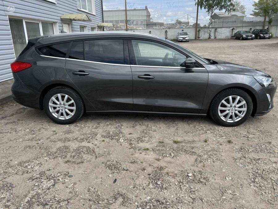 Grey Ford Focus 2021 in Telschi, with an engine capacity of 1.50 L and mileage of 116 thousand km for 10300 €, photo 5 on AUTOMOTO.COM.LV