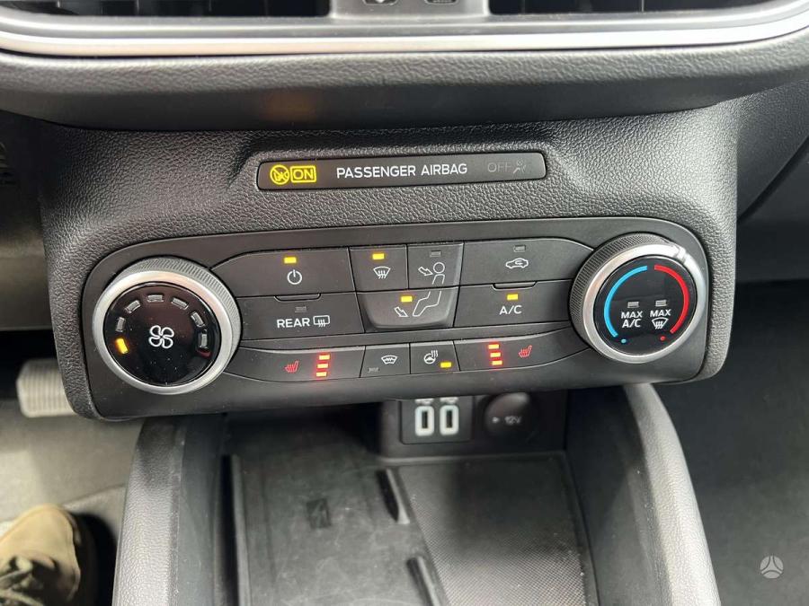 Grey Ford Focus 2021 in Telschi, with an engine capacity of 1.50 L and mileage of 116 thousand km for 10300 €, photo 15 on AUTOMOTO.COM.LV