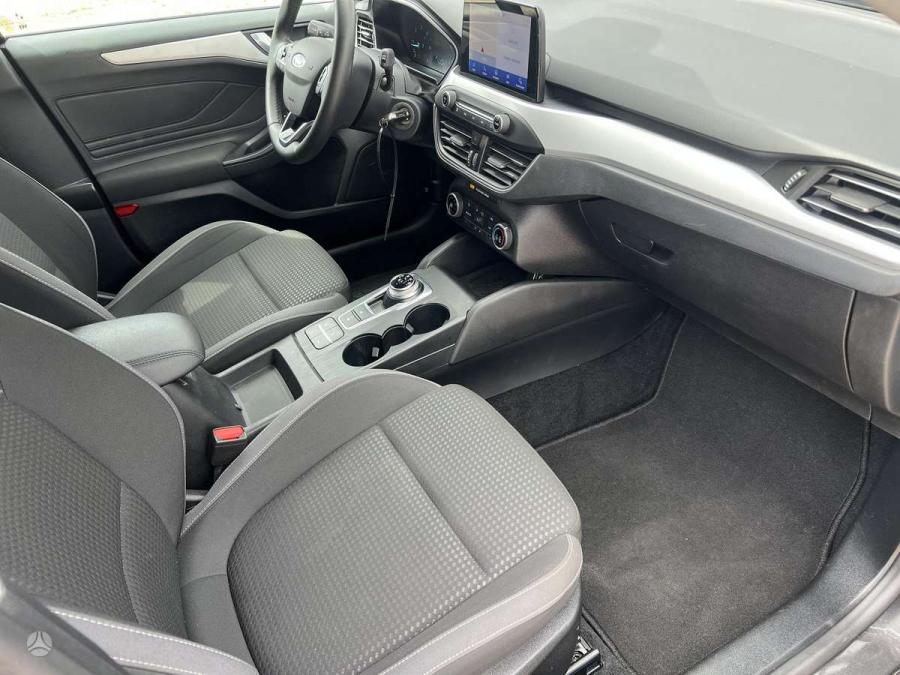 Grey Ford Focus 2021 in Telschi, with an engine capacity of 1.50 L and mileage of 116 thousand km for 10300 €, photo 16 on AUTOMOTO.COM.LV