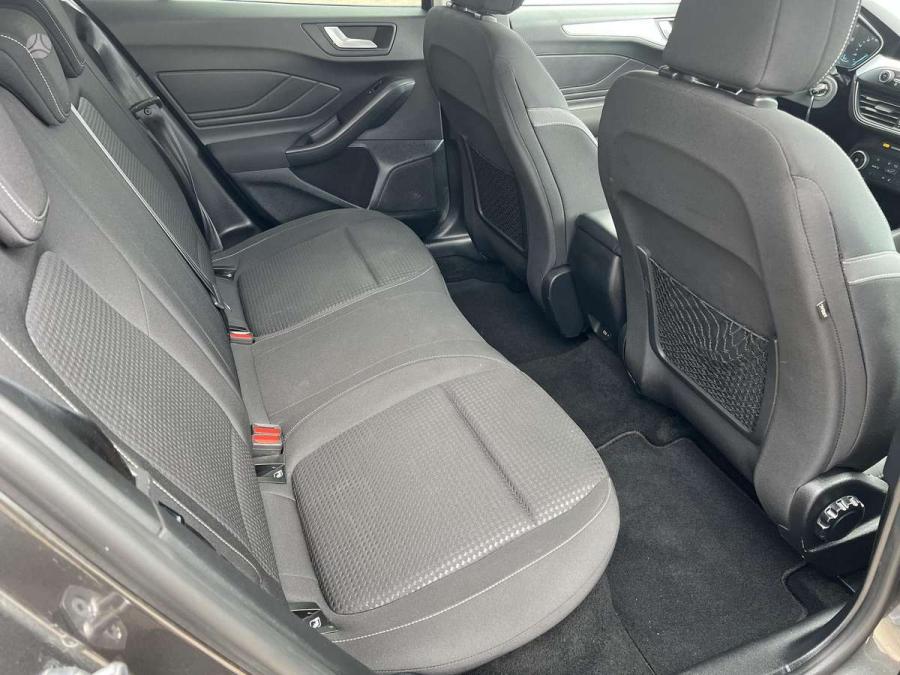 Grey Ford Focus 2021 in Telschi, with an engine capacity of 1.50 L and mileage of 116 thousand km for 10300 €, photo 25 on AUTOMOTO.COM.LV