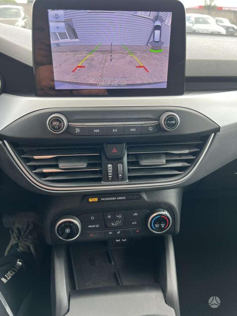 Grey Ford Focus 2021 in Telschi, with an engine capacity of 1.50 L and mileage of 116 thousand km for 10300 €, photo 27 on AUTOMOTO.COM.LV