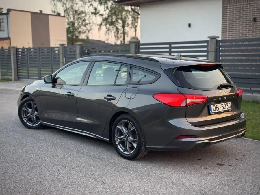 Grey Ford Focus 2021 in Jelgava, with an engine capacity of 2.00 L and mileage of 271 thousand km for 10200 €, photo 4 on AUTOMOTO.COM.LV