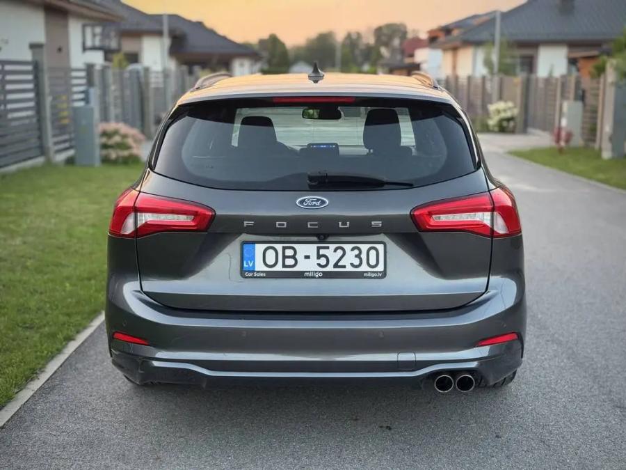 Grey Ford Focus 2021 in Jelgava, with an engine capacity of 2.00 L and mileage of 271 thousand km for 10200 €, photo 10 on AUTOMOTO.COM.LV