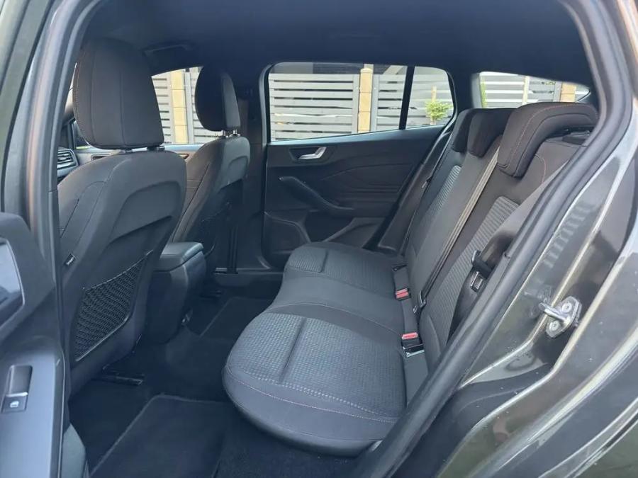 Grey Ford Focus 2021 in Jelgava, with an engine capacity of 2.00 L and mileage of 271 thousand km for 10200 €, photo 12 on AUTOMOTO.COM.LV