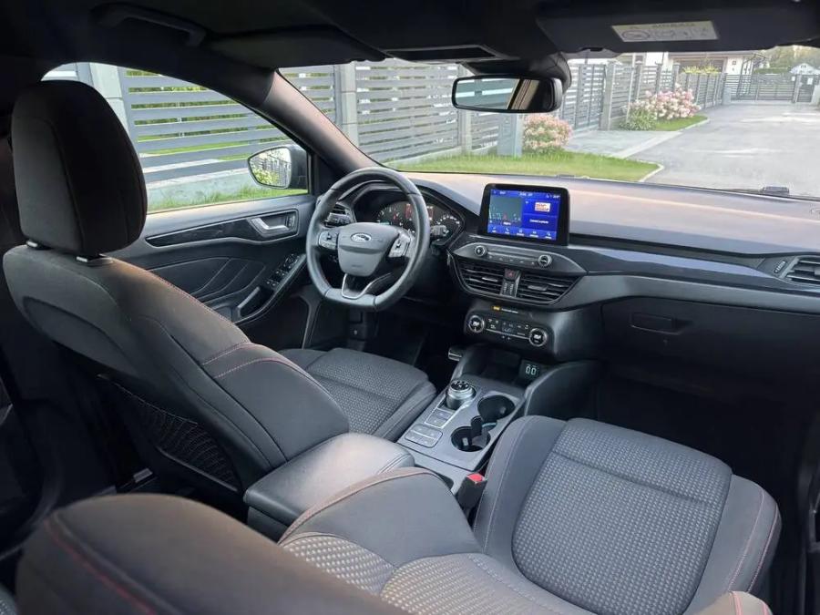 Grey Ford Focus 2021 in Jelgava, with an engine capacity of 2.00 L and mileage of 271 thousand km for 10200 €, photo 15 on AUTOMOTO.COM.LV