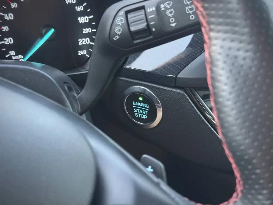 Grey Ford Focus 2021 in Jelgava, with an engine capacity of 2.00 L and mileage of 271 thousand km for 10200 €, photo 23 on AUTOMOTO.COM.LV