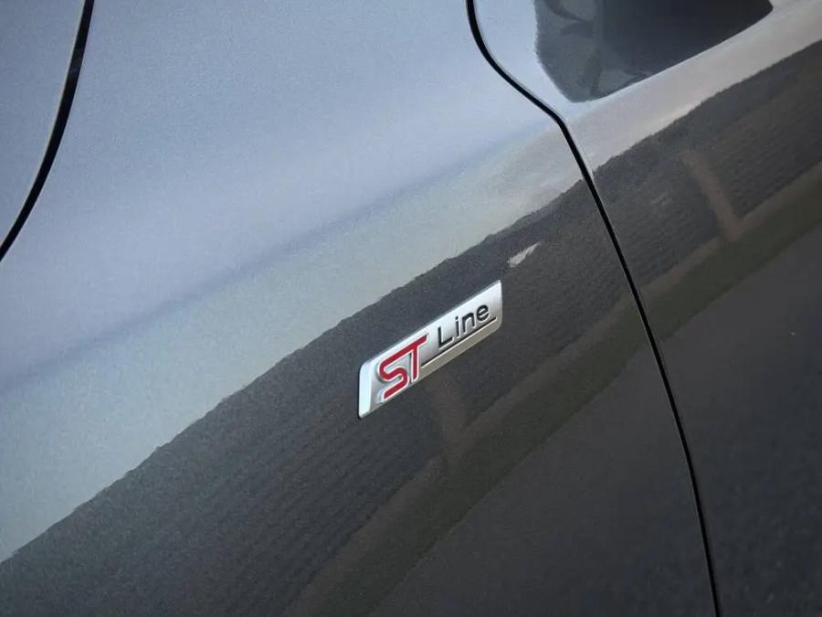 Grey Ford Focus 2021 in Jelgava, with an engine capacity of 2.00 L and mileage of 271 thousand km for 10200 €, photo 27 on AUTOMOTO.COM.LV