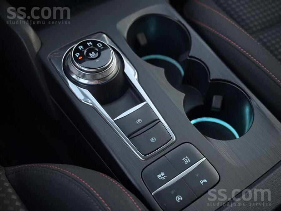 Pelēks Ford Focus 2021 Jelgava, ar dzinēja tilpumu 2.00 L un nobraukumu 271 tūkst. km par 10200 €, foto 25 vietnē AUTOMOTO.COM.LV