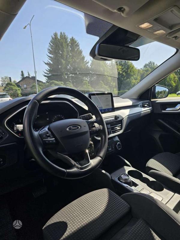 Pelēks Ford Focus 2021 Viļņa, ar dzinēja tilpumu 1.50 L un nobraukumu 132 tūkst. km par 10500 €, foto 5 vietnē AUTOMOTO.COM.LV