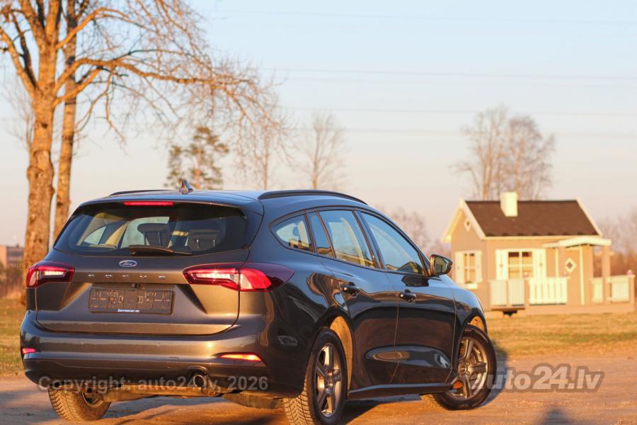 Grey Ford Focus 2022 in Tallinn, with an engine capacity of 1.50 L and mileage of 164 thousand km for 13500 €, photo 5 on AUTOMOTO.COM.LV