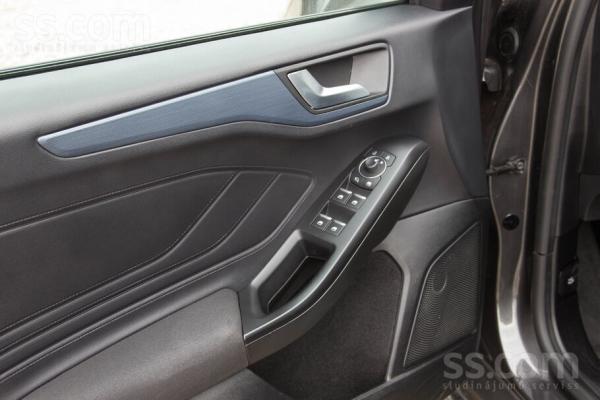 Grey Ford Focus 2022 in Tukums, with an engine capacity of 1.50 L and mileage of 177 thousand km for 14990 €, photo 9 on AUTOMOTO.COM.LV