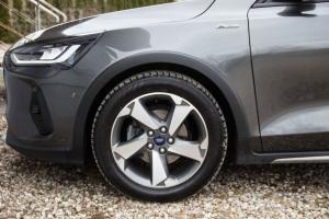 Pelēks Ford Focus 2022 Tukums, ar dzinēja tilpumu 1.50 L un nobraukumu 177 tūkst. km par 14990 €, foto 35 vietnē AUTOMOTO.COM.LV