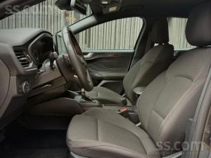 Pelēks Ford Focus 2022 Rīga, ar dzinēja tilpumu 1.00 L un nobraukumu 83 tūkst. km par 15900 €, foto 18 vietnē AUTOMOTO.COM.LV