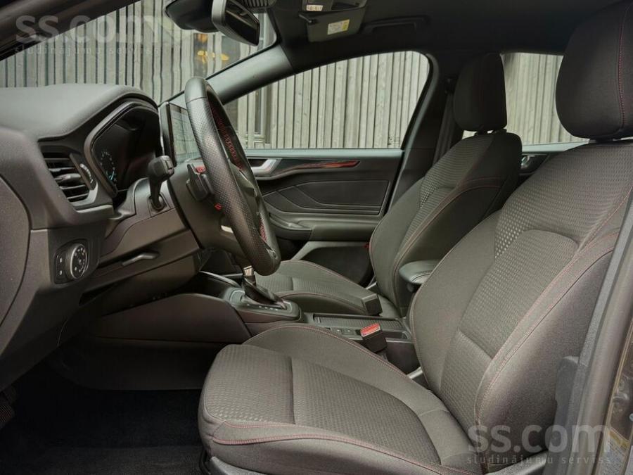 Pelēks Ford Focus 2022 Rīga, ar dzinēja tilpumu 1.00 L un nobraukumu 83 tūkst. km par 15900 €, foto 18 vietnē AUTOMOTO.COM.LV