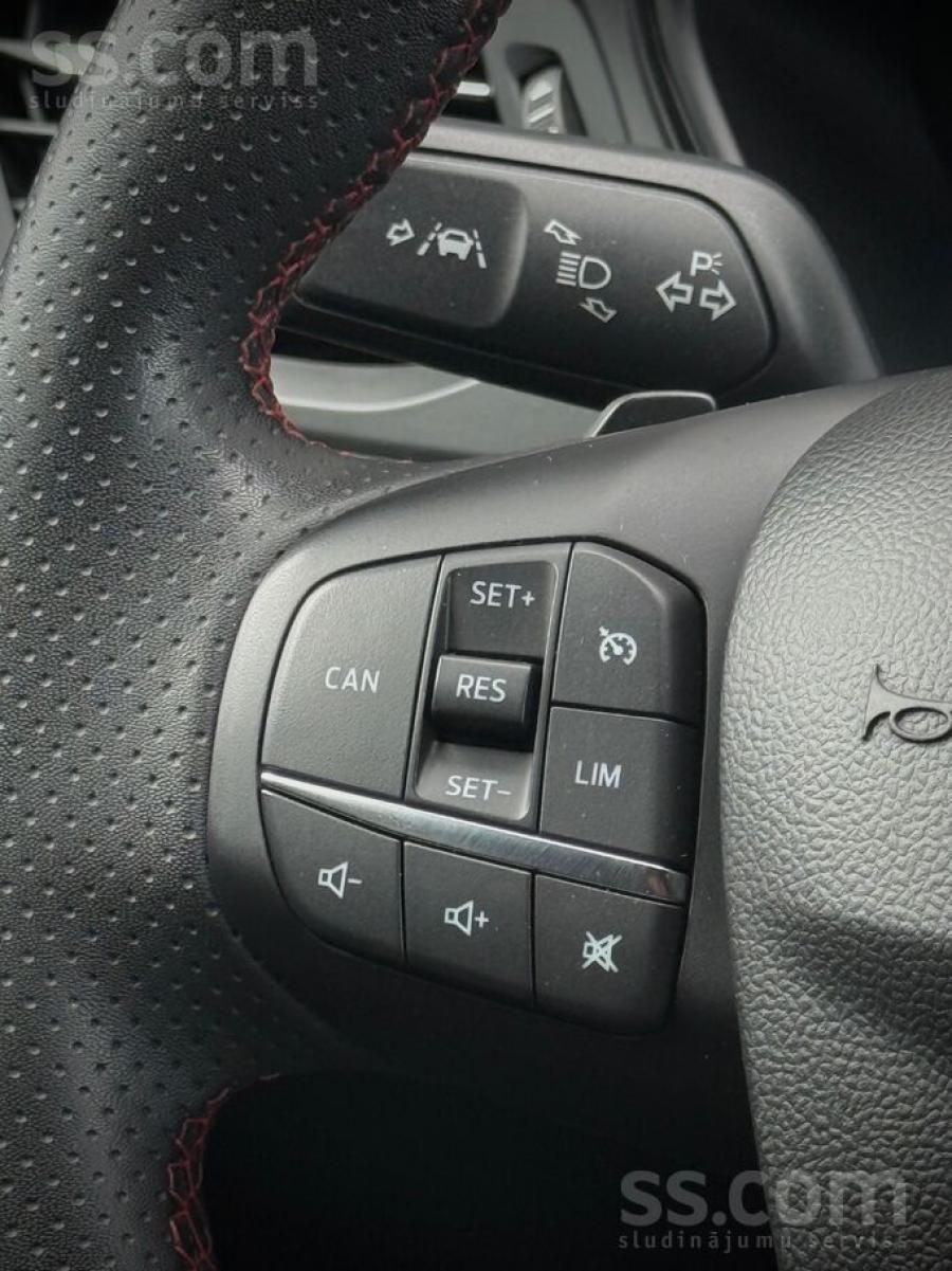 Pelēks Ford Focus 2022 Rīga, ar dzinēja tilpumu 1.00 L un nobraukumu 83 tūkst. km par 15900 €, foto 24 vietnē AUTOMOTO.COM.LV