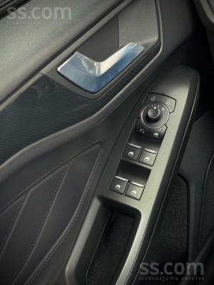 Pelēks Ford Focus 2022 Rīga, ar dzinēja tilpumu 1.00 L un nobraukumu 83 tūkst. km par 15900 €, foto 27 vietnē AUTOMOTO.COM.LV