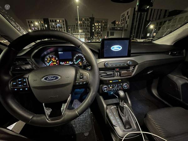 Pelēks Ford Focus 2023 Viļņa, ar dzinēja tilpumu 1.00 L un nobraukumu 52 tūkst. km par 15800 €, foto 7 vietnē AUTOMOTO.COM.LV
