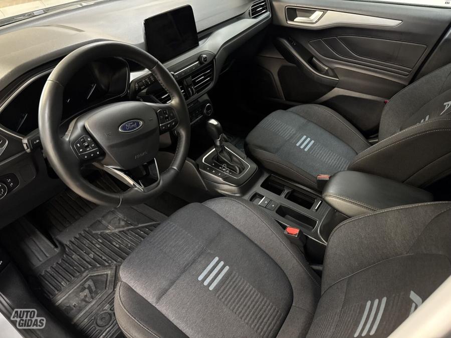 Grey Ford Focus 2023 in Vilnius, with an engine capacity of 1.00 L and mileage of 112 thousand km for 16000 €, photo 9 on AUTOMOTO.COM.LV