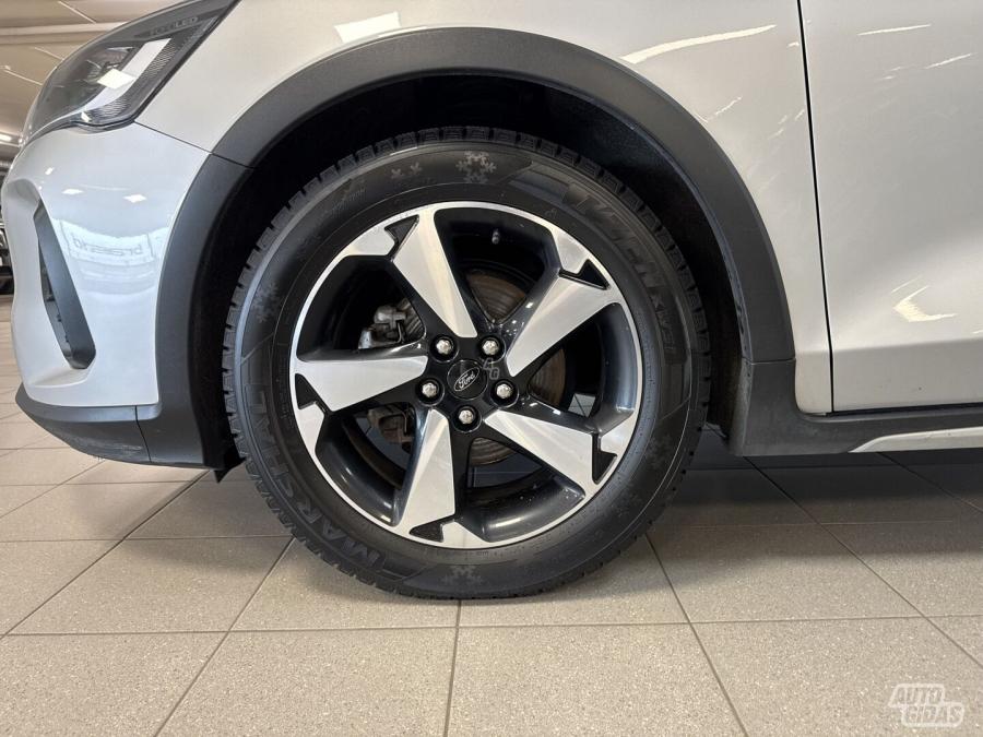Grey Ford Focus 2023 in Vilnius, with an engine capacity of 1.00 L and mileage of 112 thousand km for 16000 €, photo 27 on AUTOMOTO.COM.LV