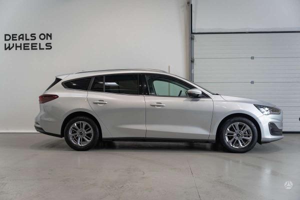 Pelēks Ford Focus 2023 Viļņa, ar dzinēja tilpumu 1.00 L un nobraukumu 52 tūkst. km par 16900 €, foto 3 vietnē AUTOMOTO.COM.LV