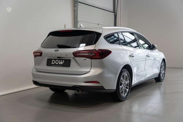 Pelēks Ford Focus 2023 Viļņa, ar dzinēja tilpumu 1.00 L un nobraukumu 52 tūkst. km par 16900 €, foto 5 vietnē AUTOMOTO.COM.LV