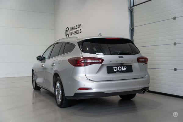 Pelēks Ford Focus 2023 Viļņa, ar dzinēja tilpumu 1.00 L un nobraukumu 52 tūkst. km par 16900 €, foto 6 vietnē AUTOMOTO.COM.LV