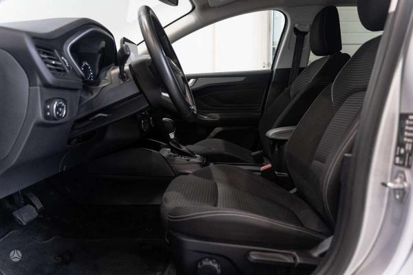 Pelēks Ford Focus 2023 Viļņa, ar dzinēja tilpumu 1.00 L un nobraukumu 52 tūkst. km par 16900 €, foto 10 vietnē AUTOMOTO.COM.LV