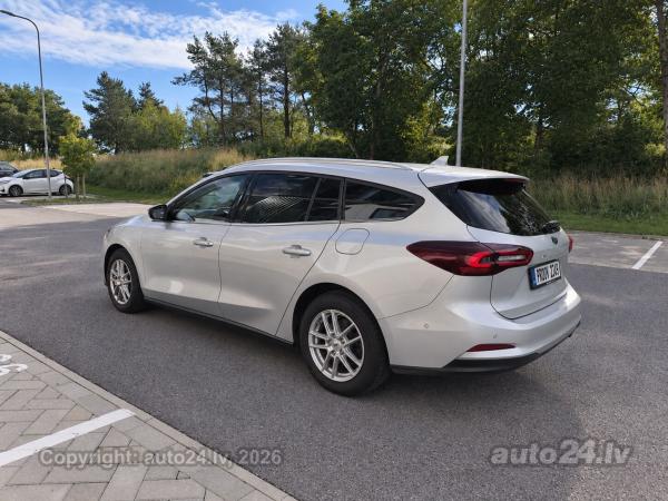 Ford Focus 2023 in Tallinn on AUTOMOTO.COM.LV Grey Ford Focus 2023 in Tallinn, with an engine capacity of 1.50 L and mileage of 150 thousand km for 13999 €, photo 3 on AUTOMOTO.COM.LV