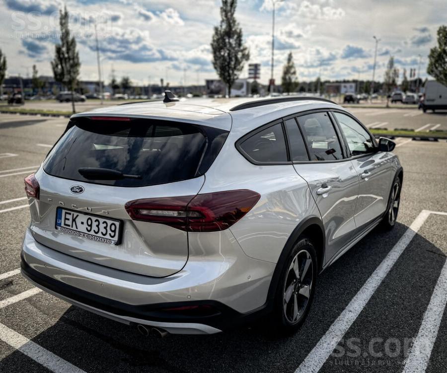 Grey Ford Focus 2023 in Riga, with an engine capacity of 1.50 L and mileage of 143 thousand km for 13250 €, photo 5 on AUTOMOTO.COM.LV