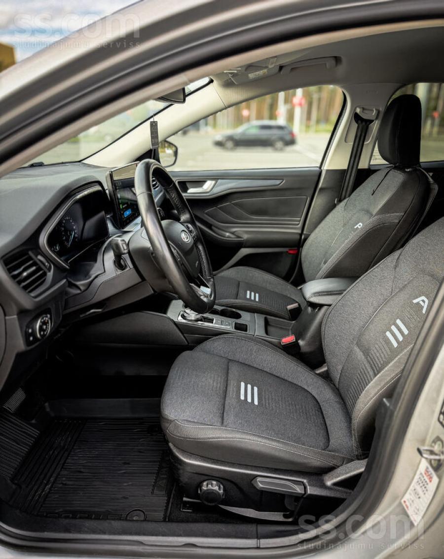Grey Ford Focus 2023 in Riga, with an engine capacity of 1.50 L and mileage of 143 thousand km for 13250 €, photo 11 on AUTOMOTO.COM.LV