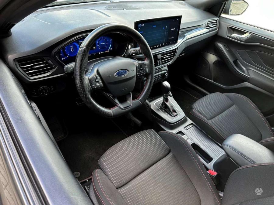 Grey Ford Focus 2023 in Kaunas, with an engine capacity of 1.00 L and mileage of 237 thousand km for 10800 €, photo 8 on AUTOMOTO.COM.LV