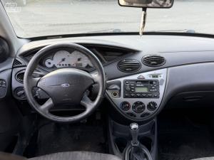 Ford Focus 2002 in Siauliai, with an engine capacity of 1.60 L and mileage of 256 thousand km for 599 €, photo 14 on AUTOMOTO.COM.LV