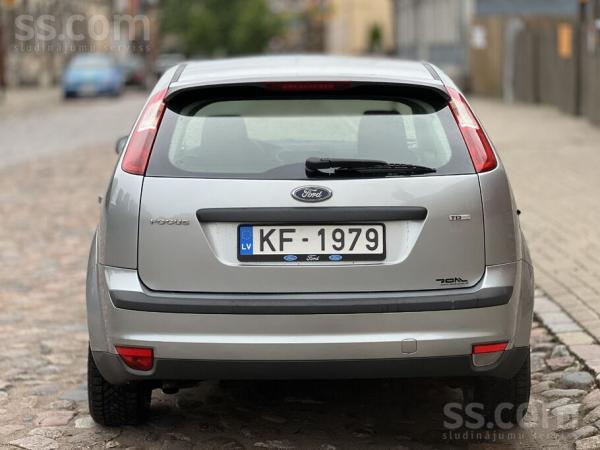 Ford Focus 2005 in Jelgava, with an engine capacity of 1.60 L and mileage of 317 thousand km for 1500 €, photo 5 on AUTOMOTO.COM.LV
