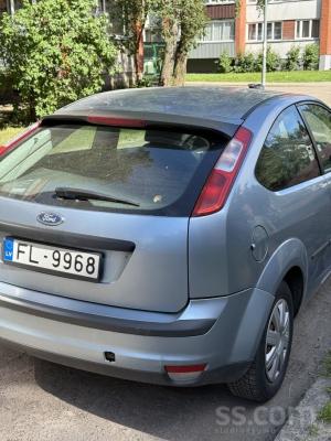 Ford Focus 2005 Rīga, ar dzinēja tilpumu 1.60 L un nobraukumu 240 tūkst. km par 900 €, foto 4 vietnē AUTOMOTO.COM.LV