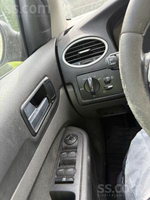 Ford Focus 2005 Liepāja, ar dzinēja tilpumu 1.60 L un nobraukumu 193 tūkst. km par 520 €, foto 6 vietnē AUTOMOTO.COM.LV