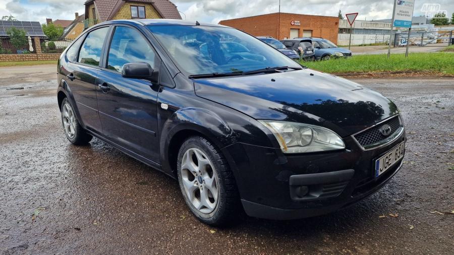 Ford Focus 2005 in Siauliai, with an engine capacity of 1.60 L and mileage of 290 thousand km for 880 €, photo 3 on AUTOMOTO.COM.LV