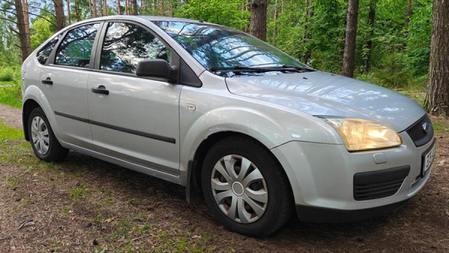 Ford Focus 2005 in Tartu, with an engine capacity of 1.60 L and mileage of 261 thousand km for 990 €, photo 4 on AUTOMOTO.COM.LV